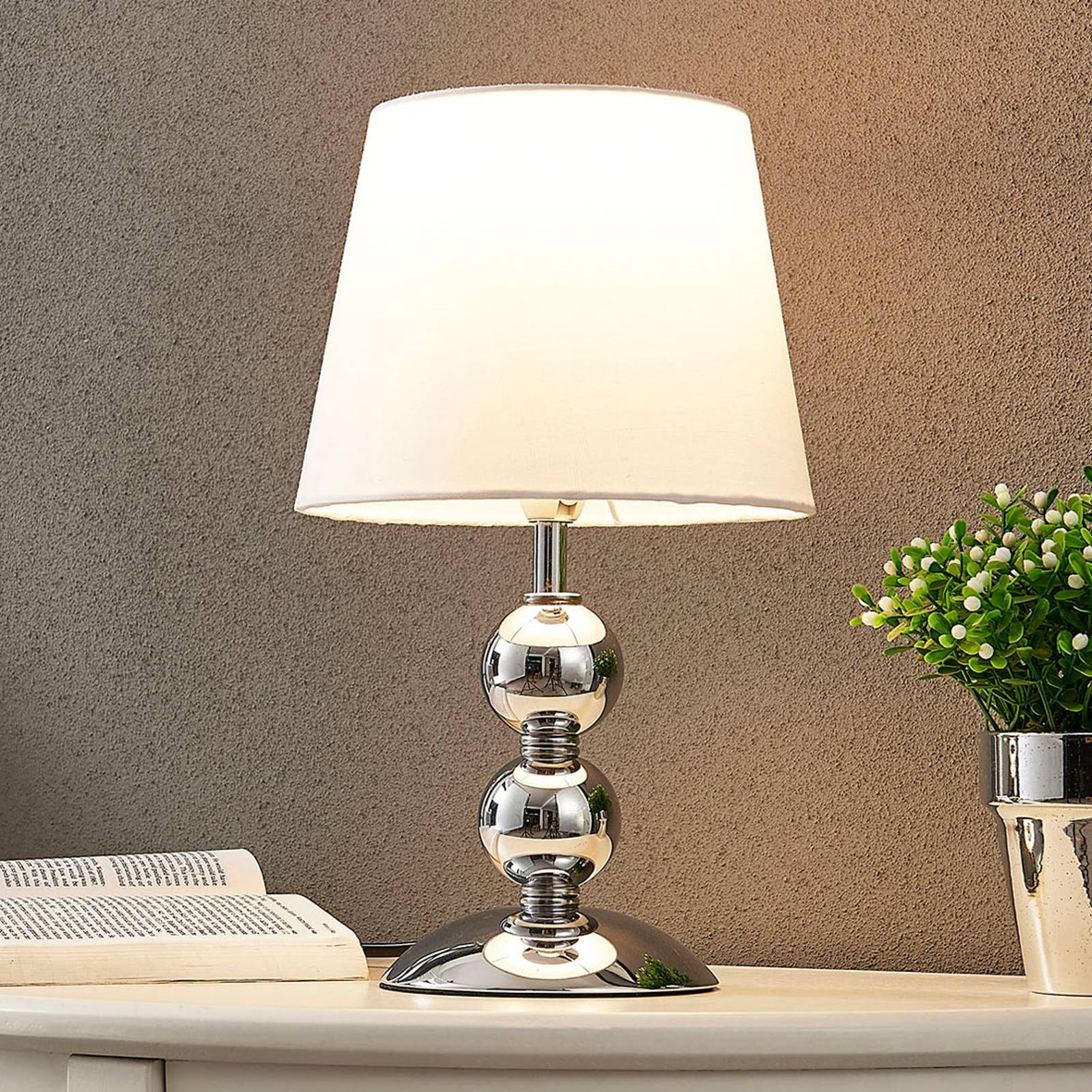 Köp Elegant LED-bordslampa Minna i satin-look online | Stilero.se